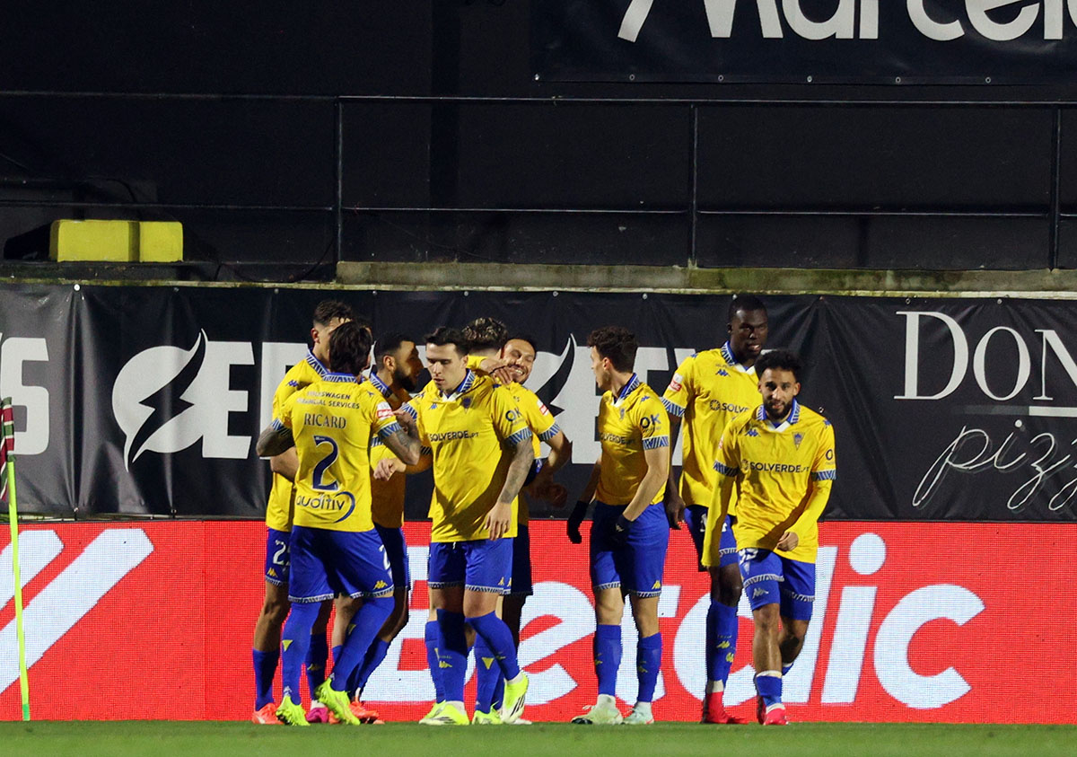 Estoril garante goleada na Amadora com Begraoui em destaque - LusoNotícias